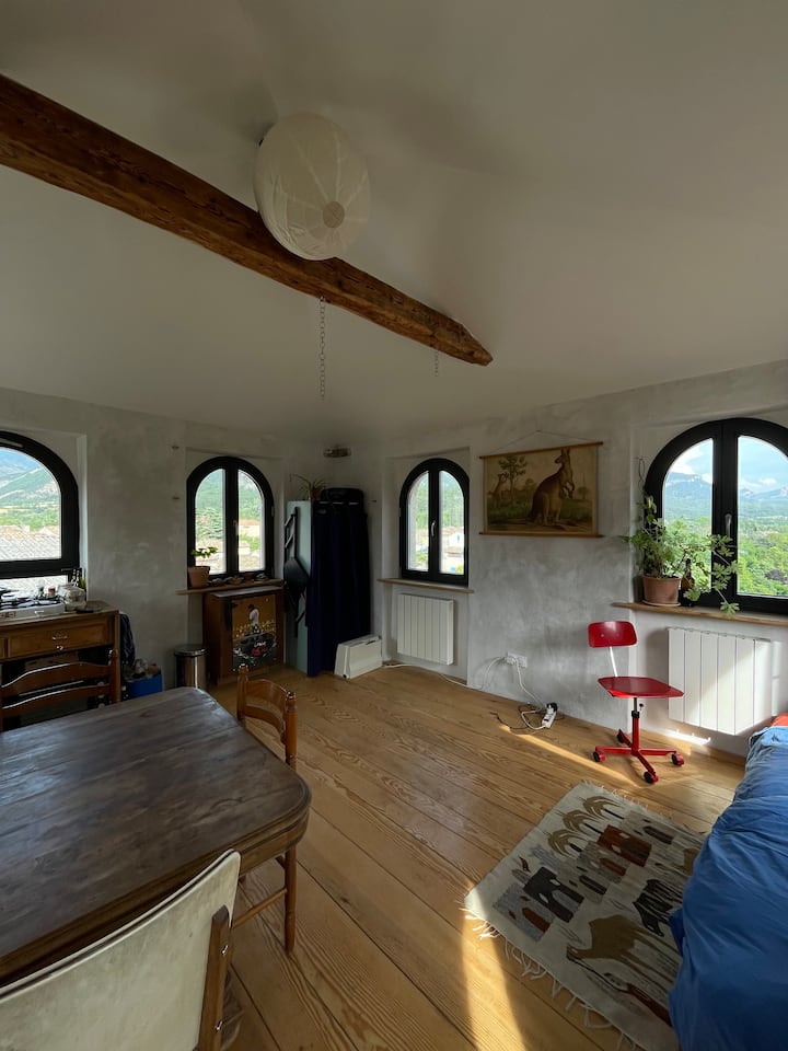 Charmant Studio, Vue 360 - Die