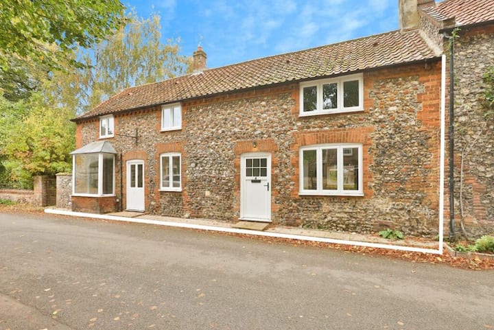 Castle Acre Retreat  Dog-friendly Cottage - Swaffham