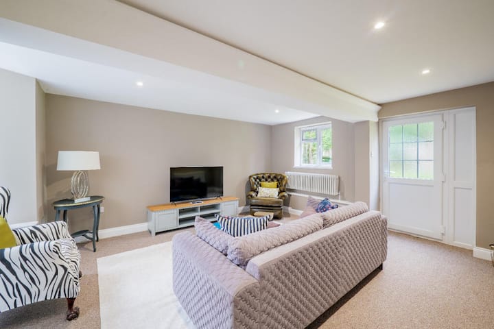 Castle Acre Retreat | Dog-friendly Cottage - Swaffham