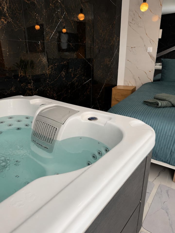 L'émeraude- Suite Romantique Avec Jacuzzi Privatif - Selles-sur-Cher