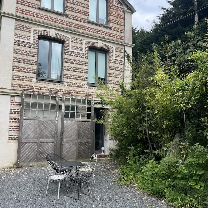 Jolie Maison Avec Extérieur Sur Les Falaises - Cabourg