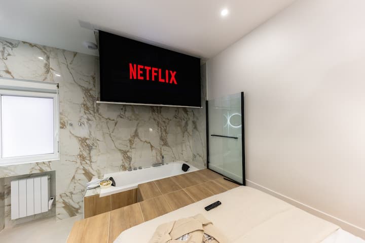 Jacuzzi Parisien, Home Cinéma - Clichy