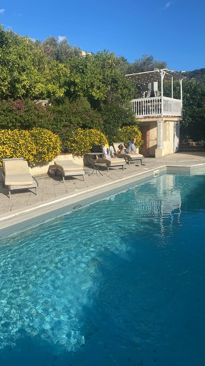 Appartamento Con Piscina - Liguria