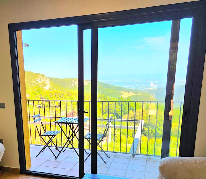 Peaceful Apartment With Breathtaking Mountain View - Valls