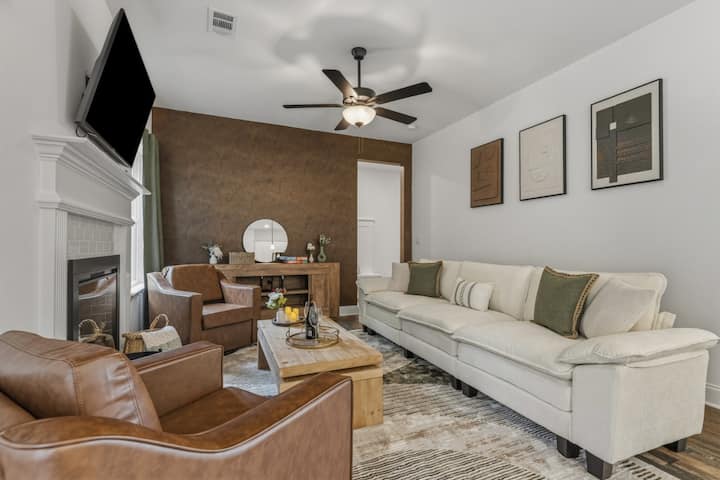 Modern Lodge Retreat | 10 Mins To Ft. Benning - Columbus