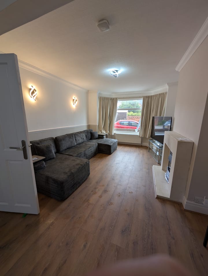 Bright & Modern Home Near Portsmouth Attractions - Portsmouth