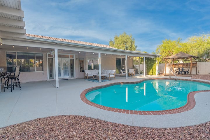 Pool And Sports Bar! Spacious Beach Style House - Avondale, AZ