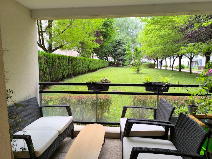Location T5 Avec 2 Belles Terrasses, Proche Paris - ibis budget Paris Porte de Vanves