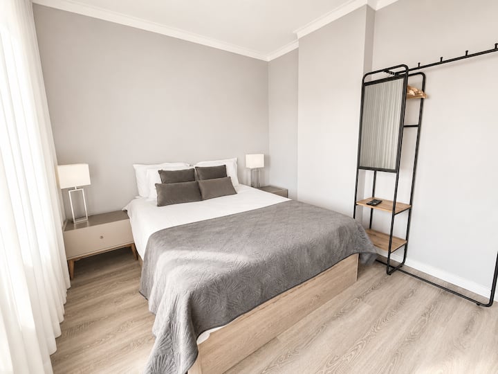 Modern Apartment W/ Tagus River View - Amora