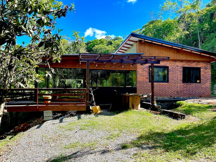 Casa Poema: Refúgio A Beira Do Rio - Indaial