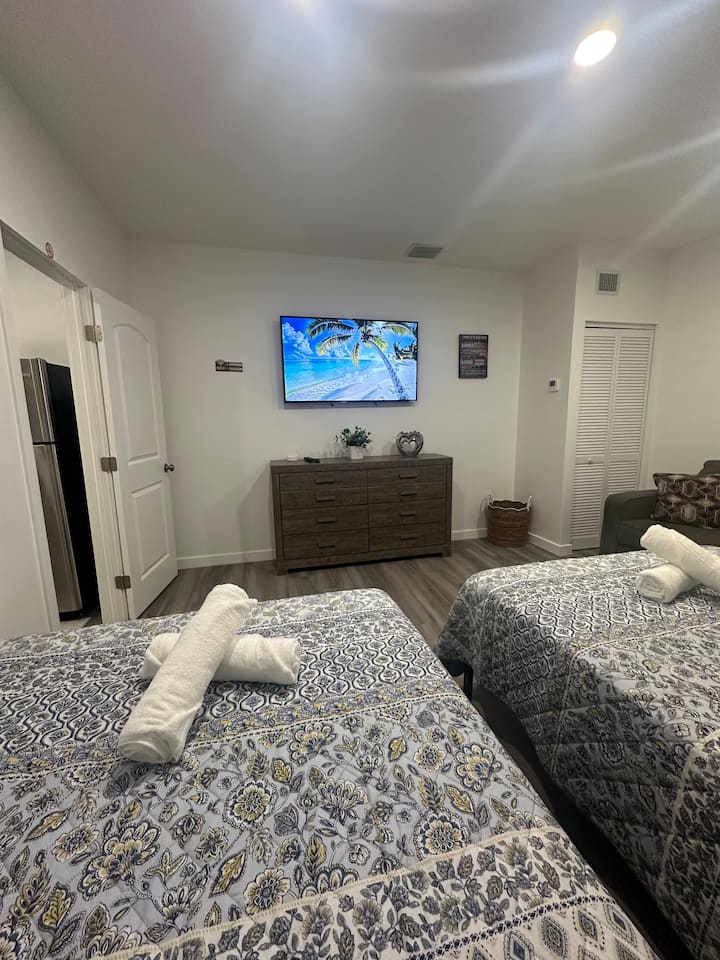 Charming Miami Stay |Sleeps 4 | Central Miami - Key Biscayne, FL
