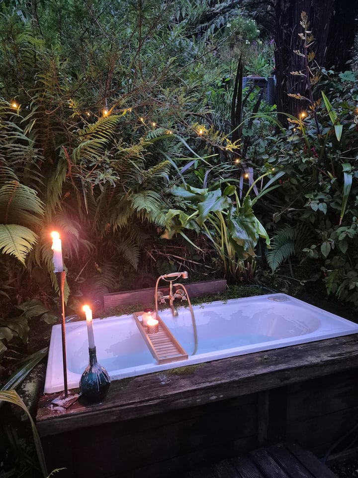 Peninsula Tranquility
Breakfast Outdoor Bath - Dunedin