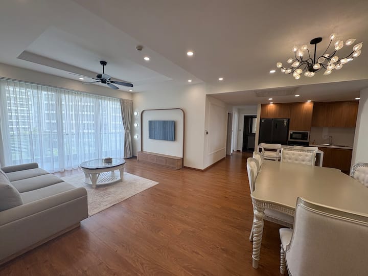 Luxury 3br Apt  Stunning River View  2 Balconies - Nhà Bè