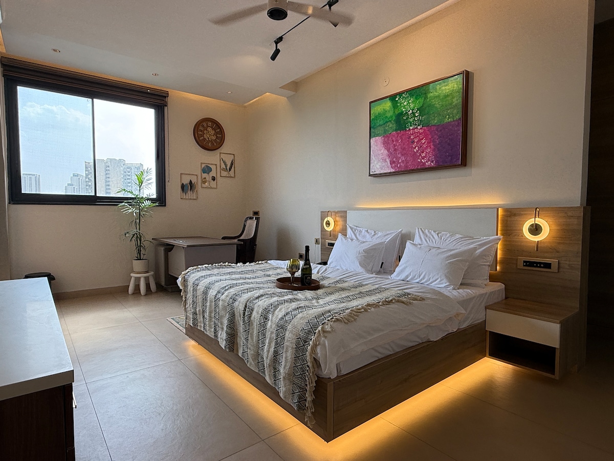 Luxe Japandi, 1 chambre, salon et cuisine, balcon, baignoire, bureau ...