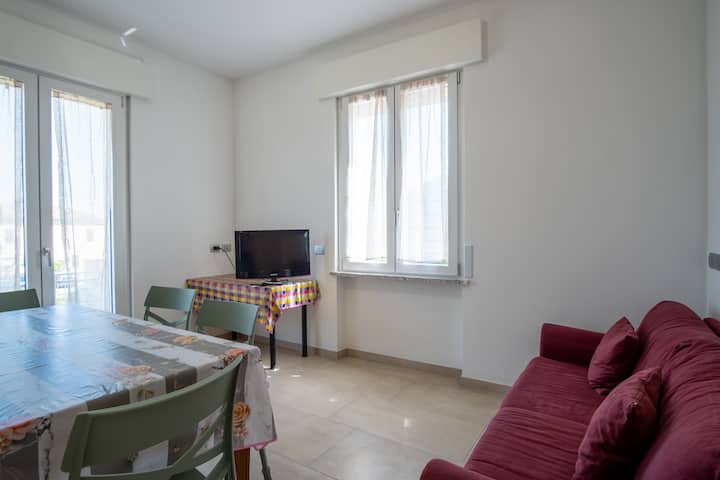 Guesthost - Residenza Ezilde Flat With Parking - Piacenza