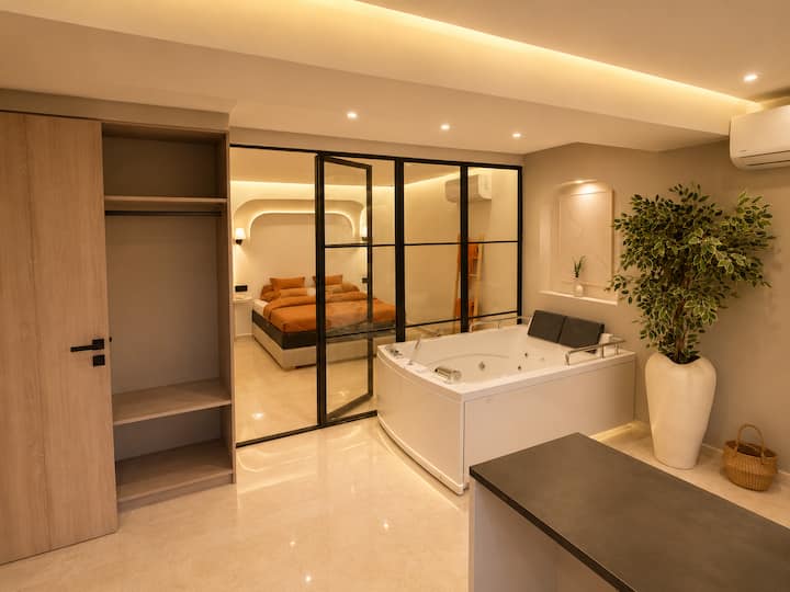 Suite ÉLégante Avec Jacuzzi Privé & Piscine - Marrakesh