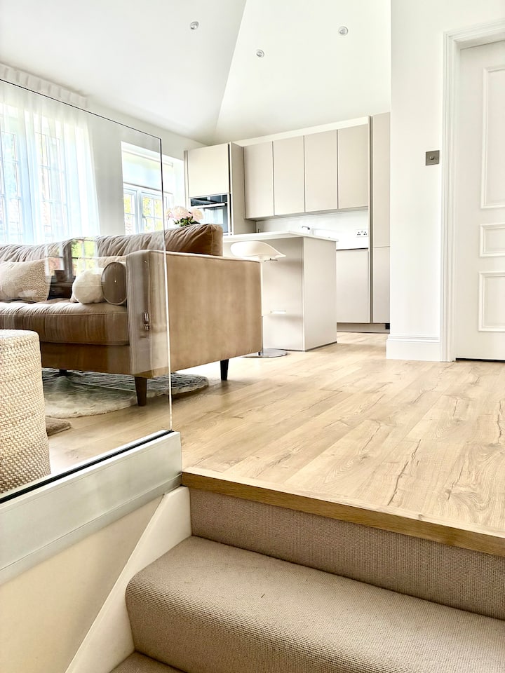 Beautiful River Area 1 Bedroom Flat With Parking - Maidenhead