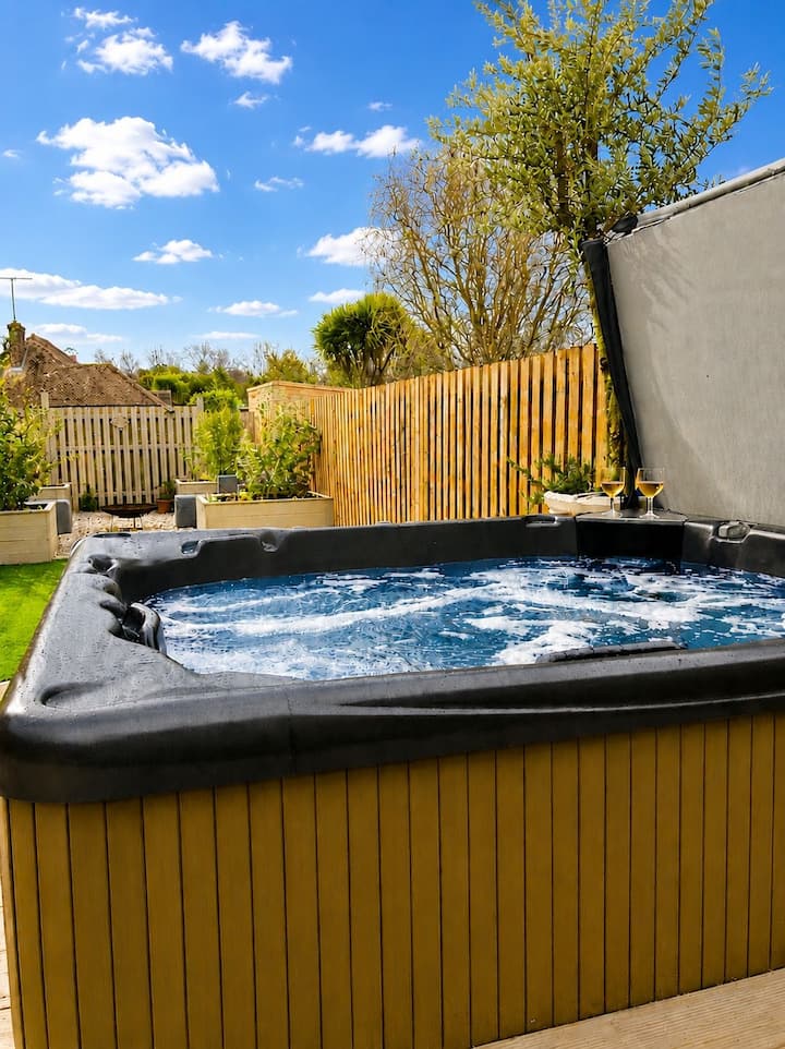 Hydrangea House - Hot Tub, Beach 400 Metres, - Folkestone