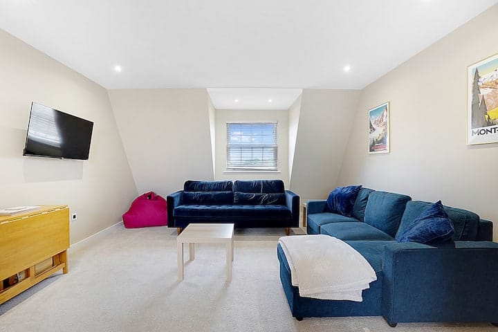3 Bedrooms, Ensuite, Dishwasher & Aircon. - Dartford