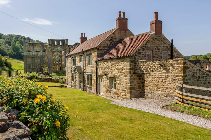 Abbey Cottage, Rievaulx, Near Helmsley, Yorkshire - Helmsley