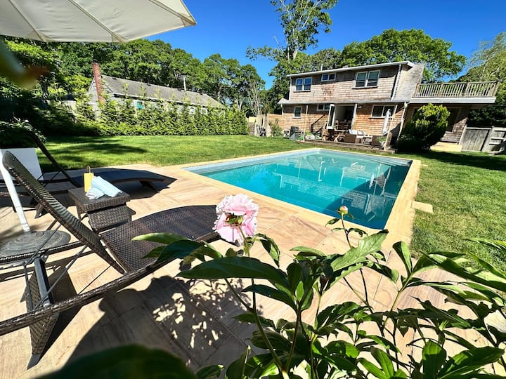 Charming Hampton Home Just Minutes From The Ocean - The Hamptons, NY