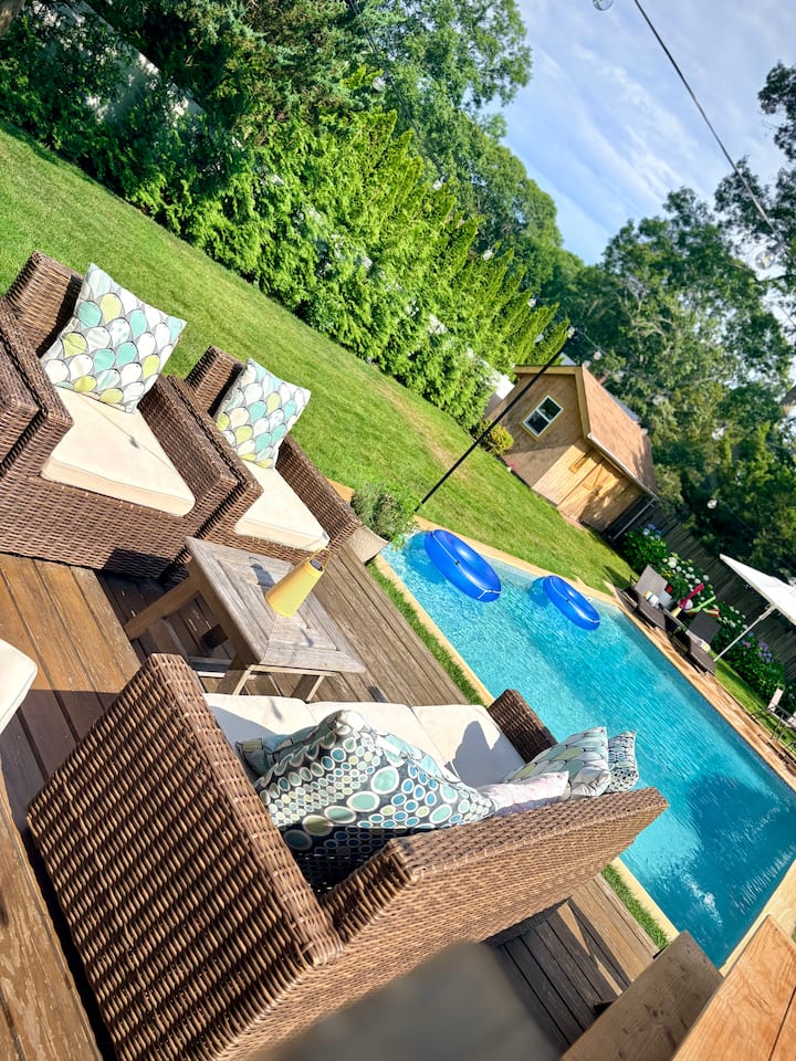 Charming Hampton Home Just Minutes From The Ocean - Hampton Bays, NY