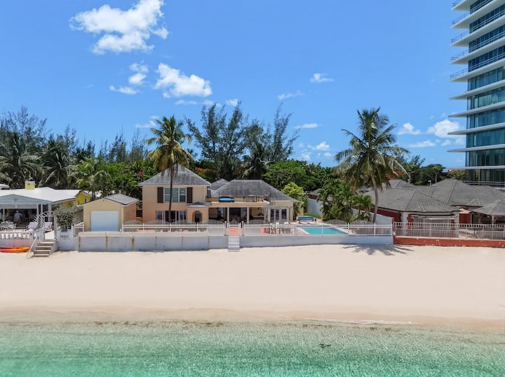 Sun & Sea - 6 Bedroom Beachfront Home With Pool - Nassau