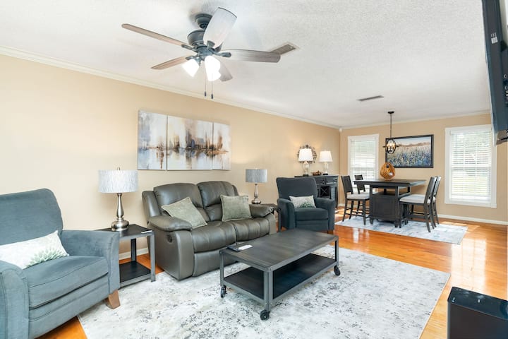 Charming 3-bed 2-bath Townhome Close To West Gate - Hot Springs Village, AR