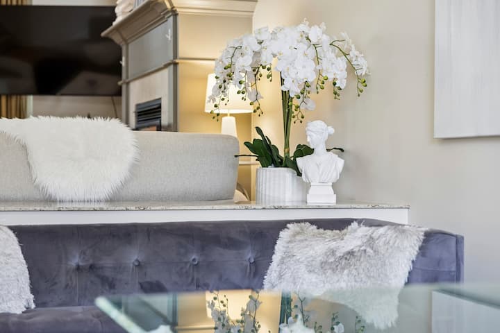 Elegant Leaside Home - Toronto