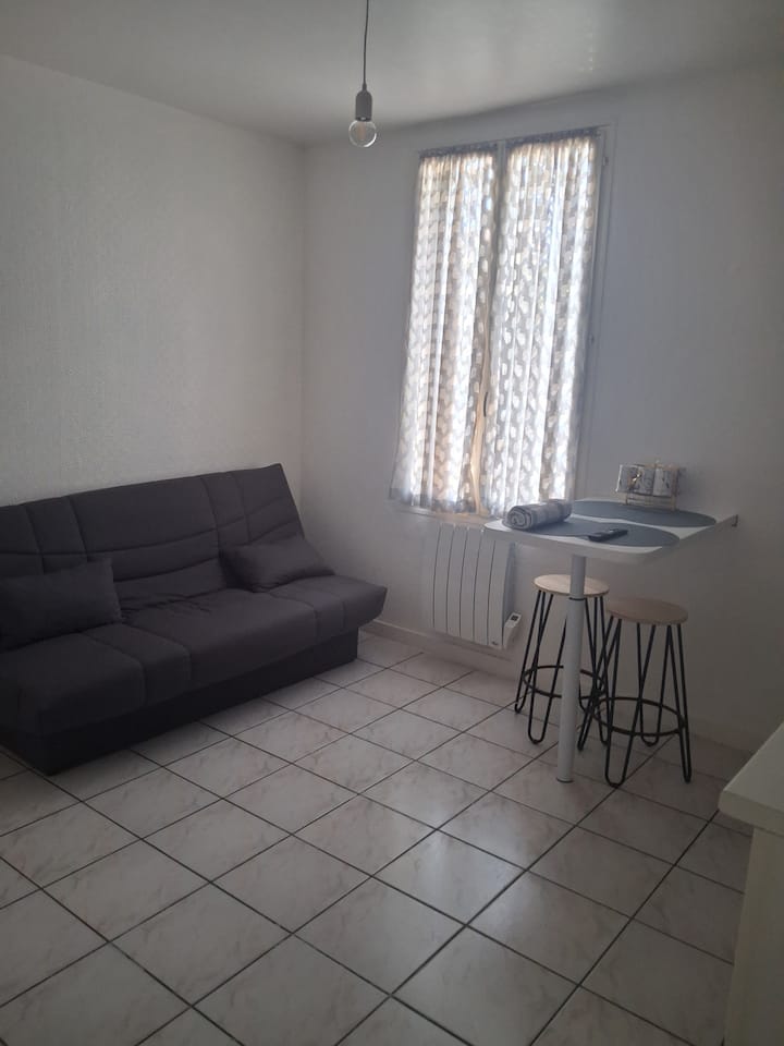 Appartement 1 Chambre, Salle D'eau, Salon, Cuisine - Pantin