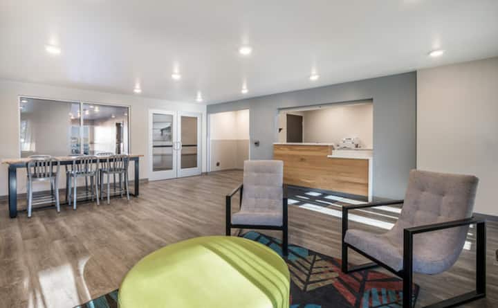 Gurnee Respite | Gym. Dog-friendly. Full Kitchen. - Waukegan, IL