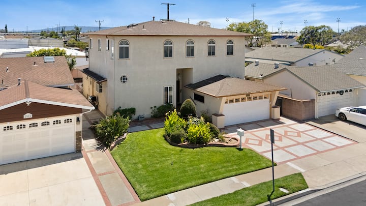 Entire Home | Pool & Gym | Near Sofi | Gardena Ca - Hawthorne, CA