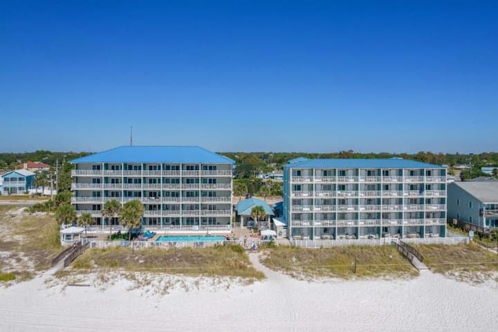 Oceanfront Living | Kitchen + Easy Beach Access - Panama City Beach, FL