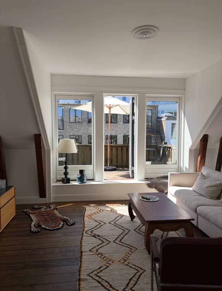 Cozy Top-floor Townhouse Apartment - Copenhagen