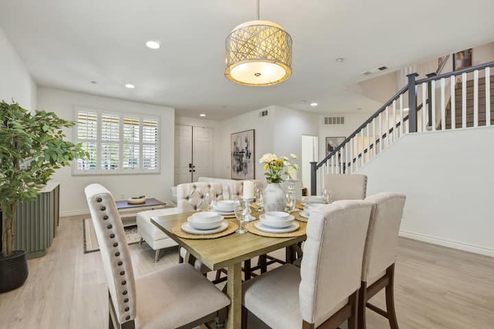 Family-friendly 6br Home | 11 Beds | 3.5ba - Fontana, CA