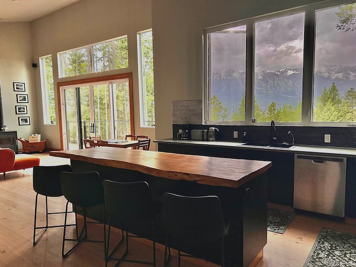 Kicking Horse Ridge Retreat - Golden
