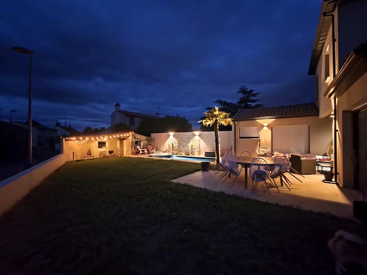 Maison Entière Durant Le Hellfest - Clisson