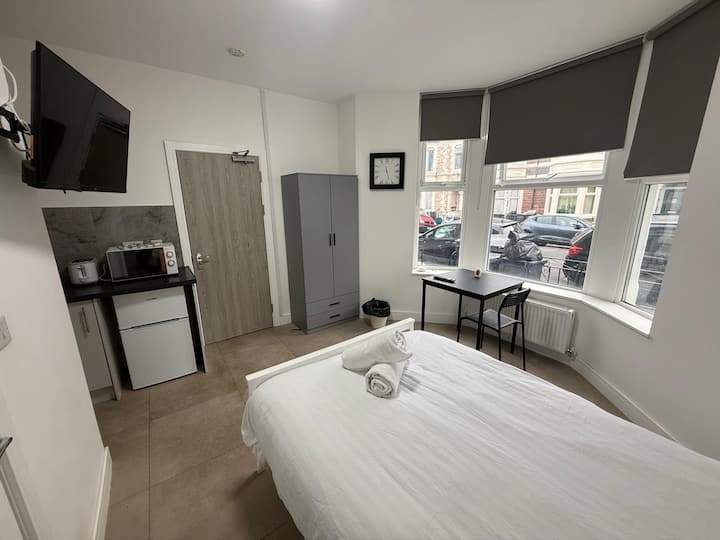 Cozy Studio Flat - With Garden And Modern Amenitie - Cardiff