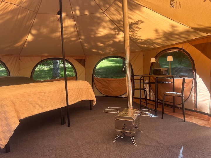 Foxhollow Glampingtent
@ Bancroft Cottage Retreats - Ontario 60