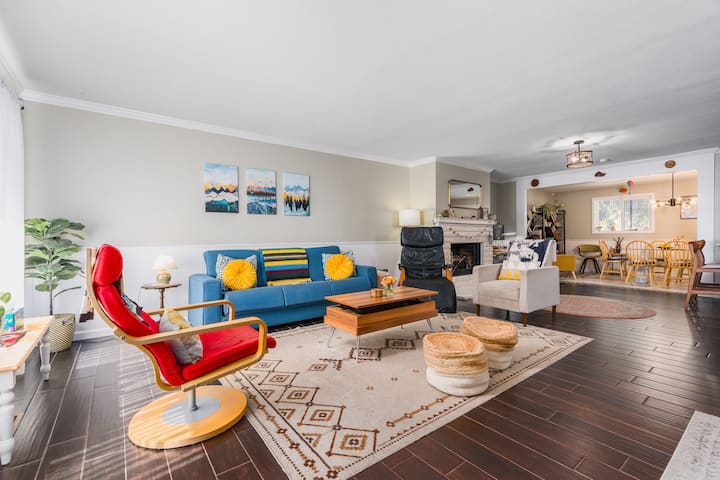Modern Reno Stay | Midtown Tahoe Base + Backyard - Reno, NV