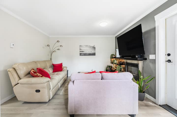 Tsawwassen 3br Home | Patio - Tsawwassen