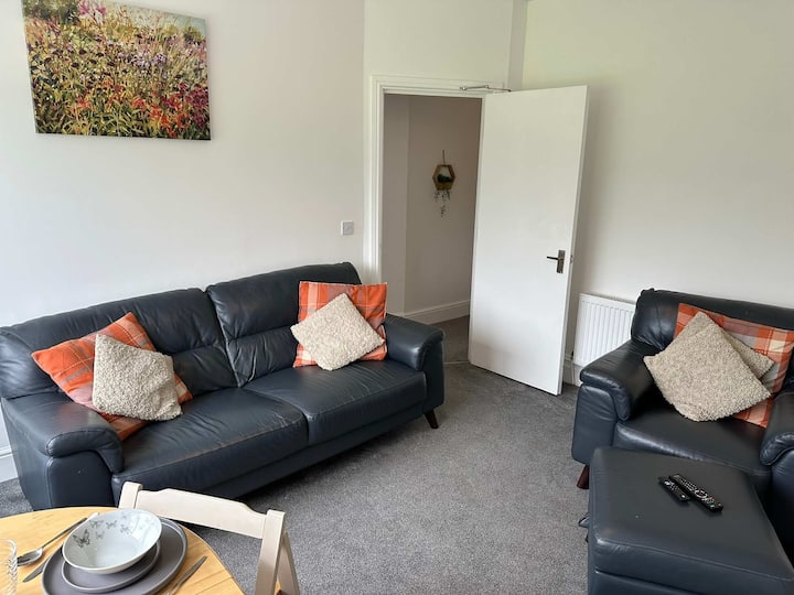 Refurbished 2br Flat In Historic Welsh Market Town - Gwynedd