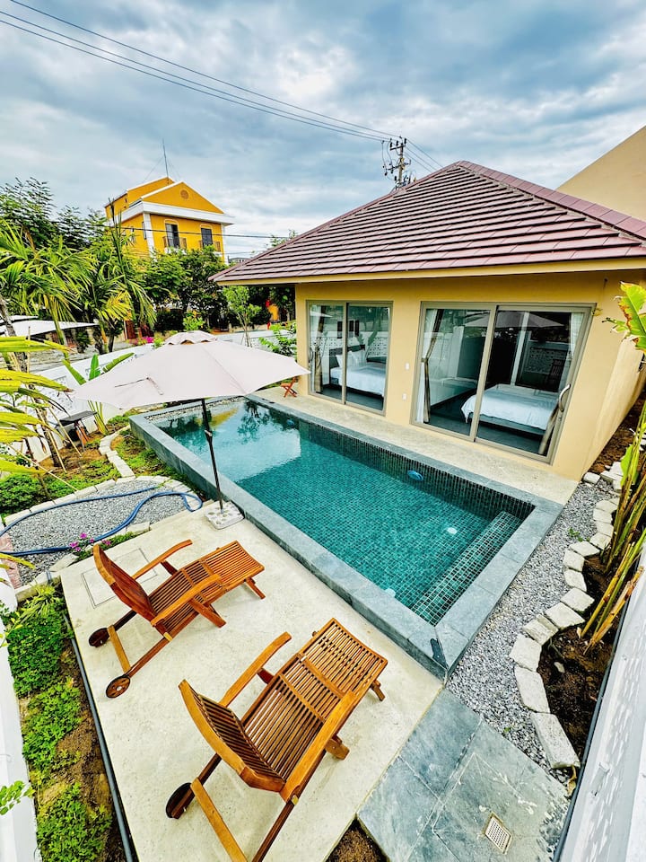 Garden Villa Three Bedrooms Near The Beach - 호이안