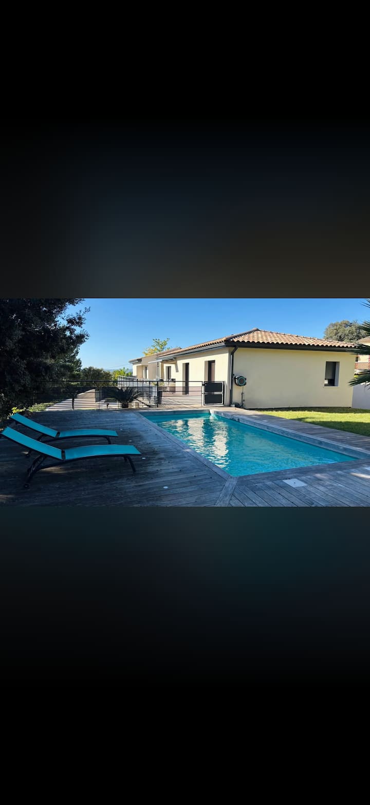 Villa Provençale Piscine Et Vue Exceptionnelle. - Pierrelatte
