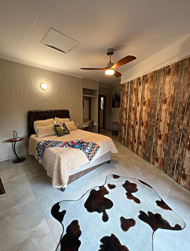 Nguni Gastehuis Room 2 - Buffelspoort