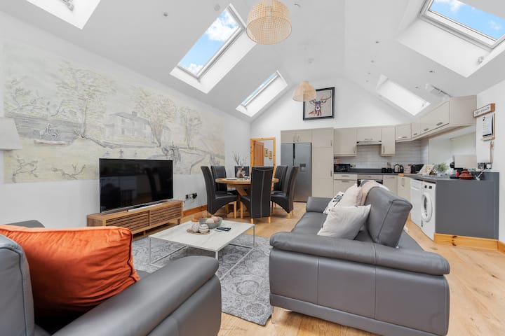 Spacious 4-bed Home Near Navan Town | Sleeps 6 - Navan