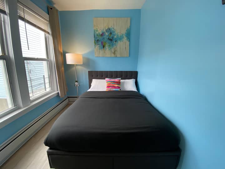 2br Family Suite • Near Bronx Zoo & Yankee Stadium - Bronx, NY