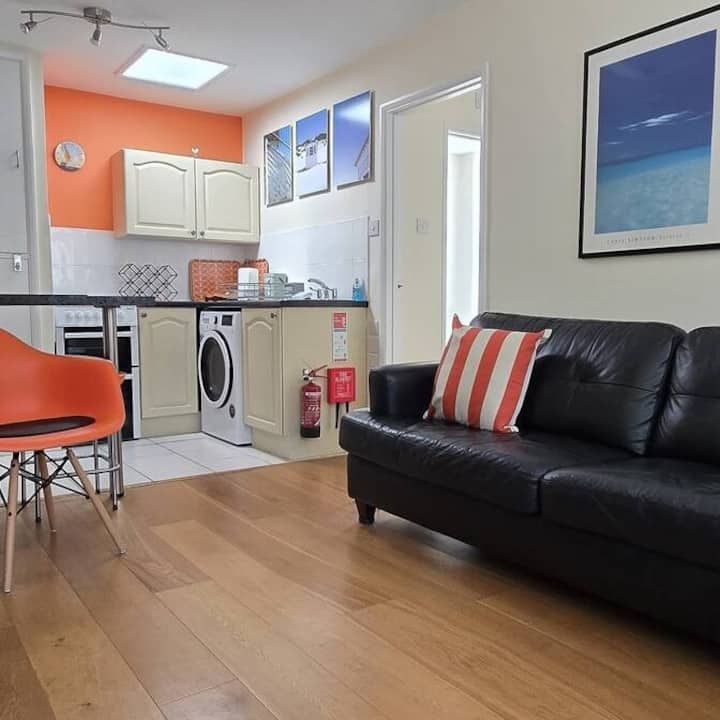 Tillys Two, Lynton - Lynton
