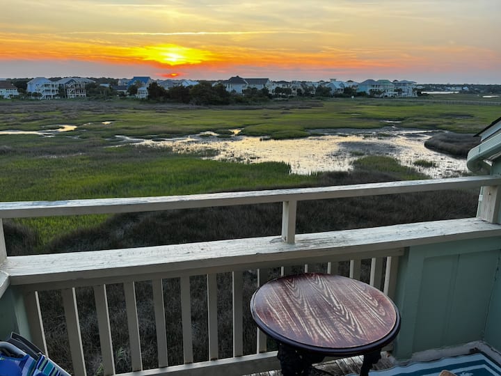 Ocean Views Pool Walk To Beach - Carolina Beach, NC