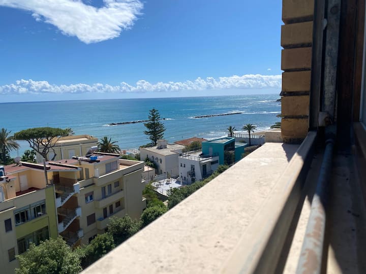 "Il Piccolo Cristallo Sul Mare"
Veduta Mozzafiato! - Santa Marinella